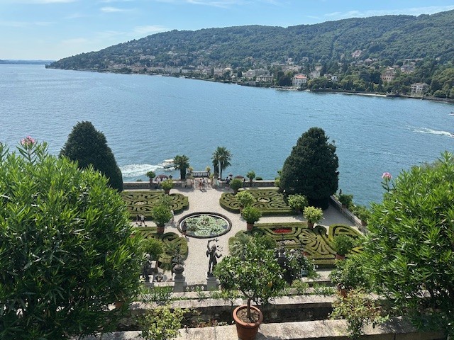Bli med til majestetiske Lago Maggiore i Italia